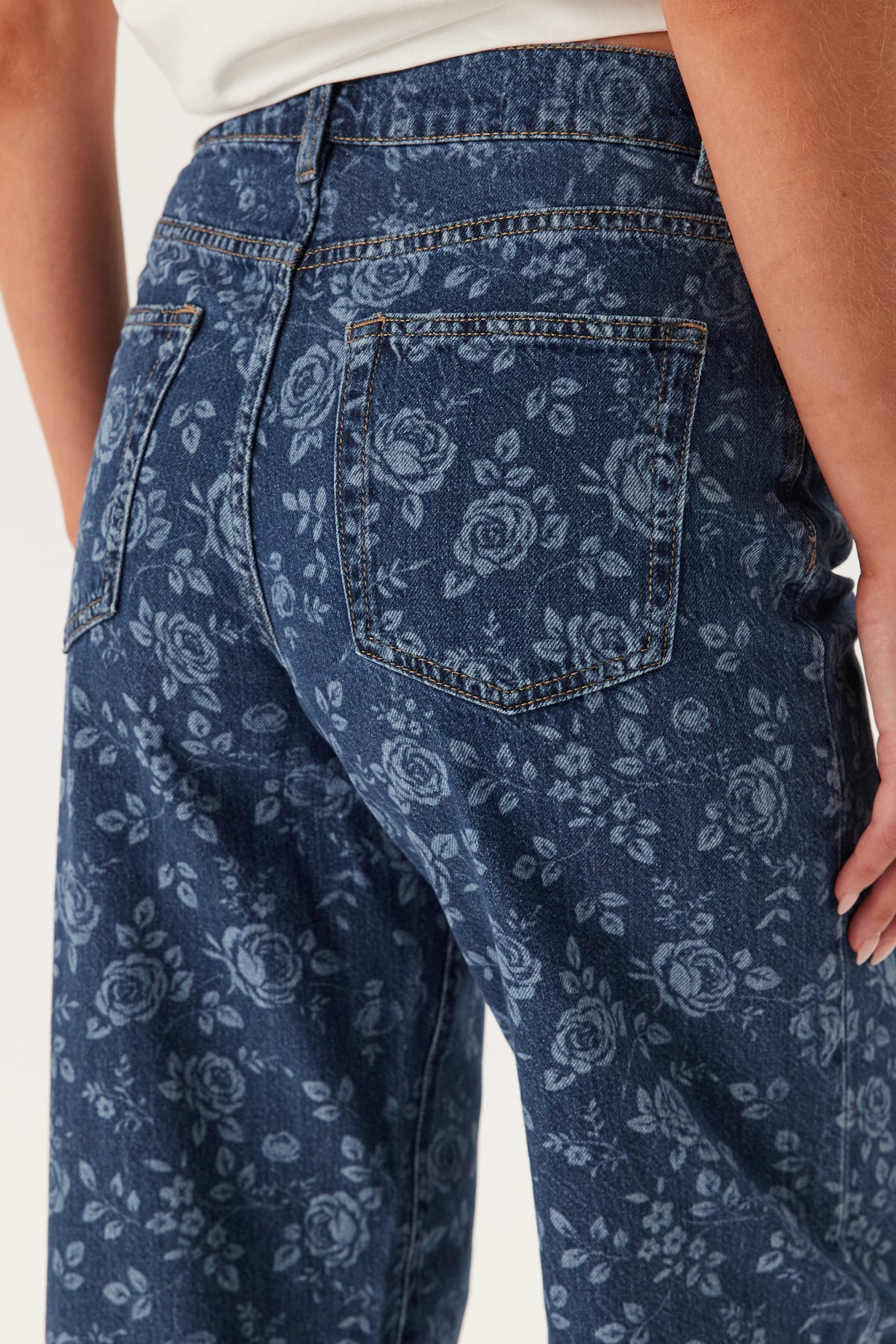 Only – Onlhope Ex Hw Wide Rose Aop Dn – Denim